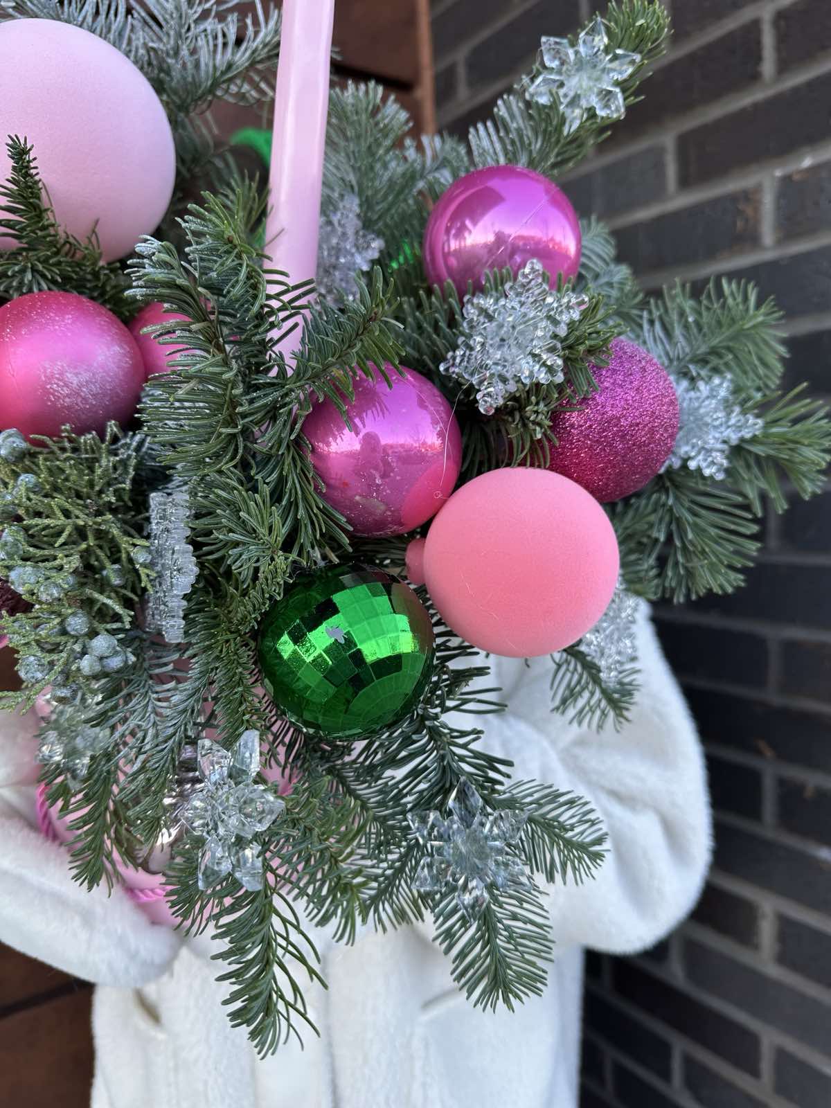 Christmas arrangement #15 - DOZARI STUDIO - Same Day Flower Delivery in ...